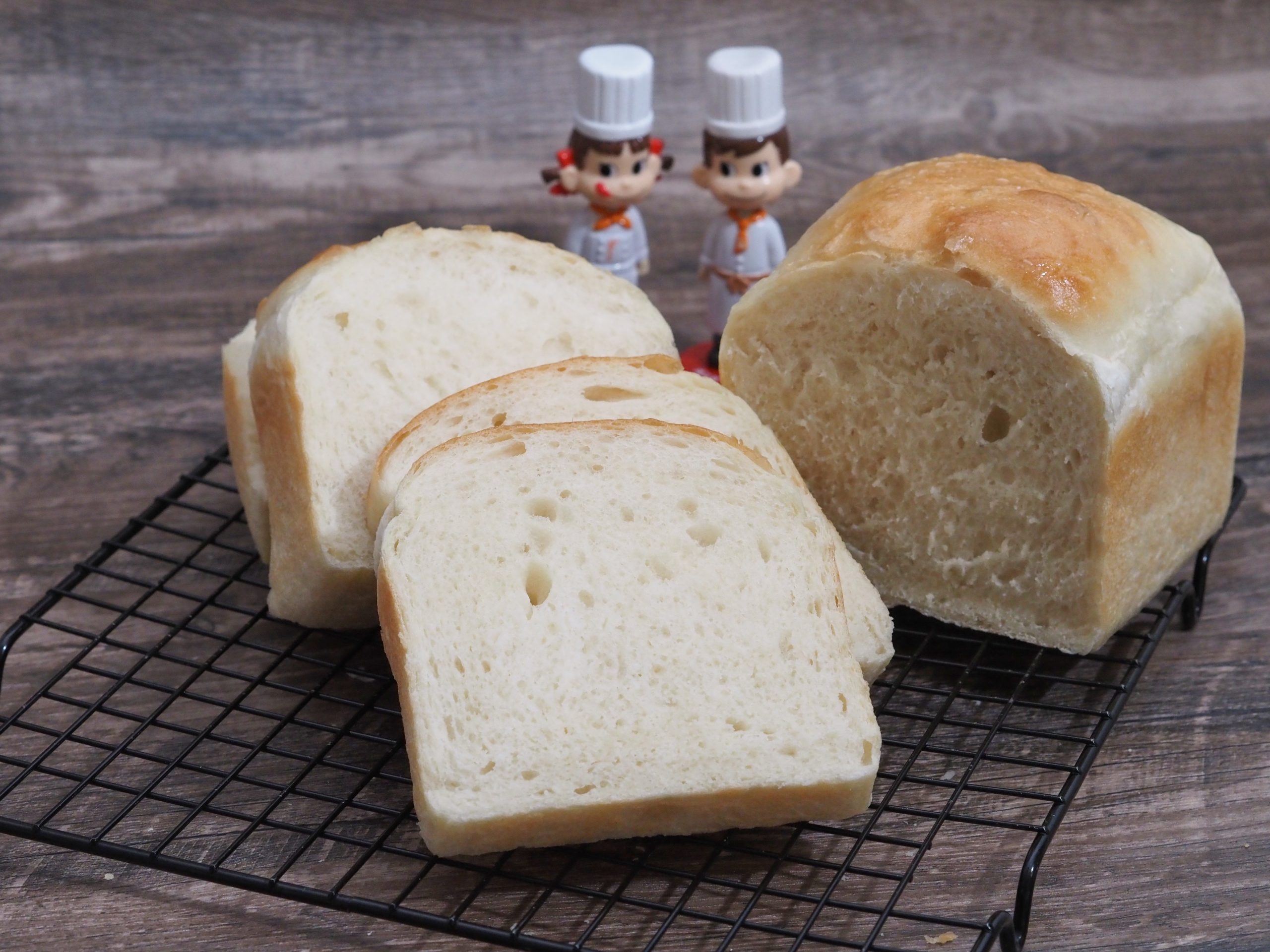 Simple Soft White Toast [No butter] 基本白吐司 [不含牛油] - Debbie's adventure 我的小天地